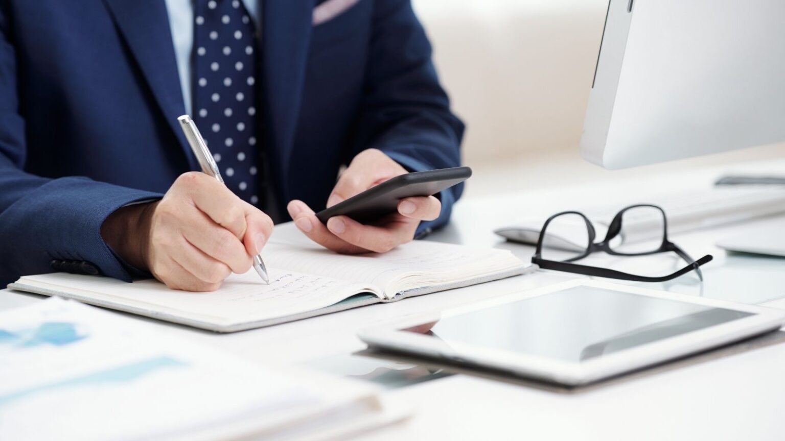 Directive Leadership Style: One of the Main Types of Management ...