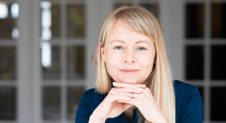 Sarah Robb - Brand Strategy Sarah - Walking You Through Exactly How to ...