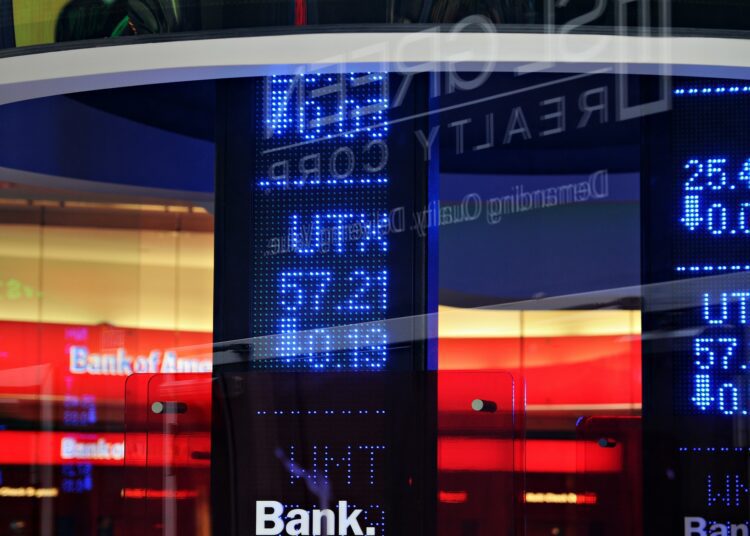 Valiant CEO | Entrepreneur Interviews, Business & Startups Guide