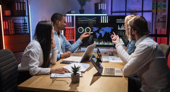 Maximizing Profitability: How Revenue Synergies Can Boost Your Bottom Line - ValiantCEO